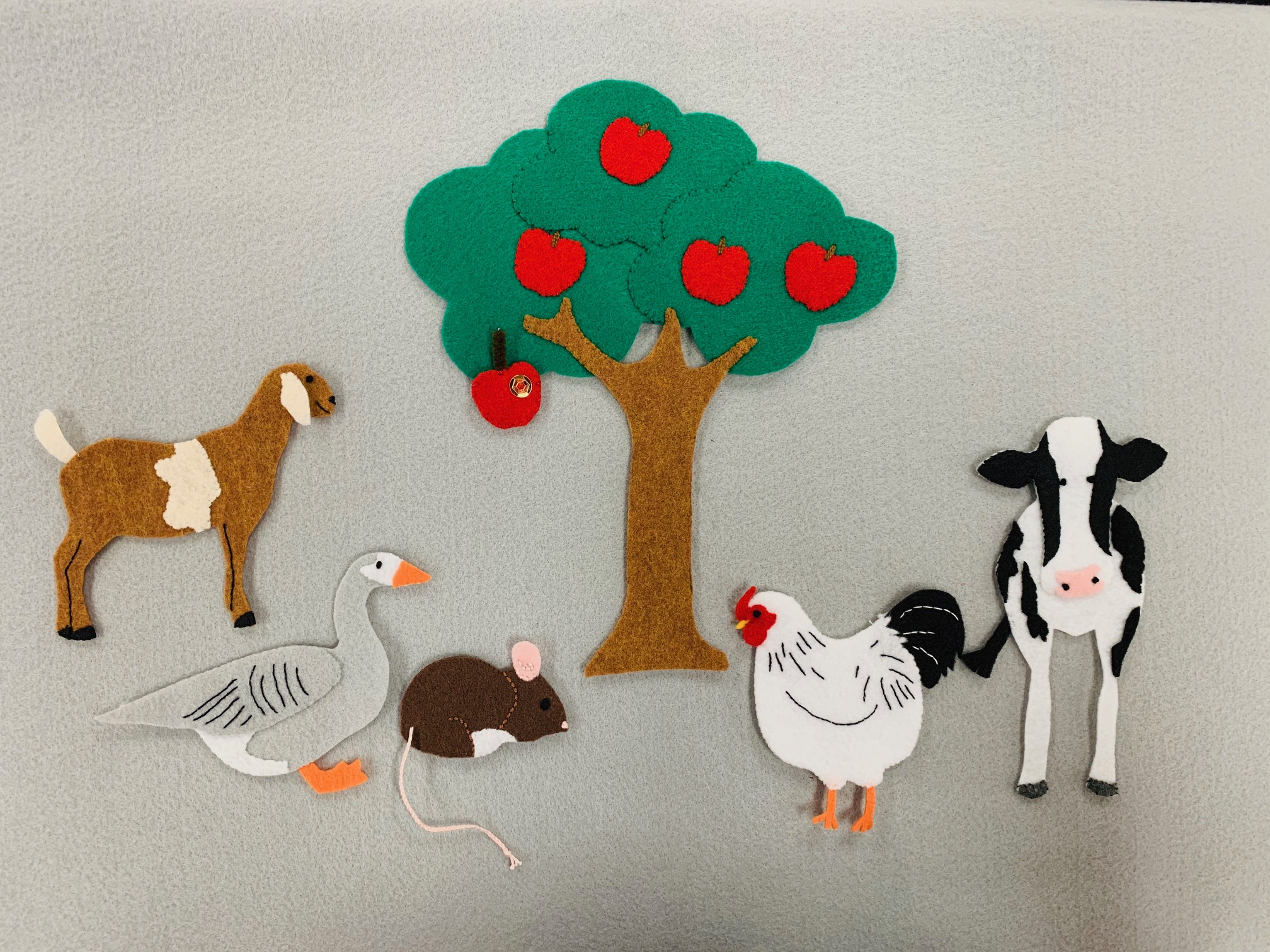 The Mouse and The Apple – Storytime Shenanigans